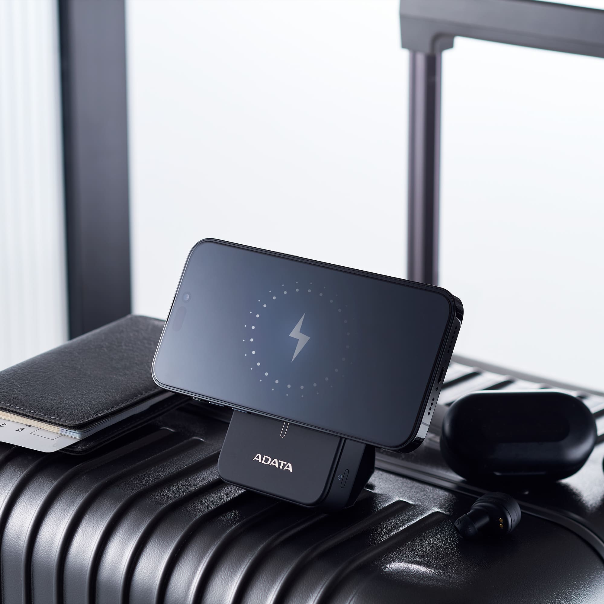 R100 磁吸式行動電源 | ADATA (Taiwan)