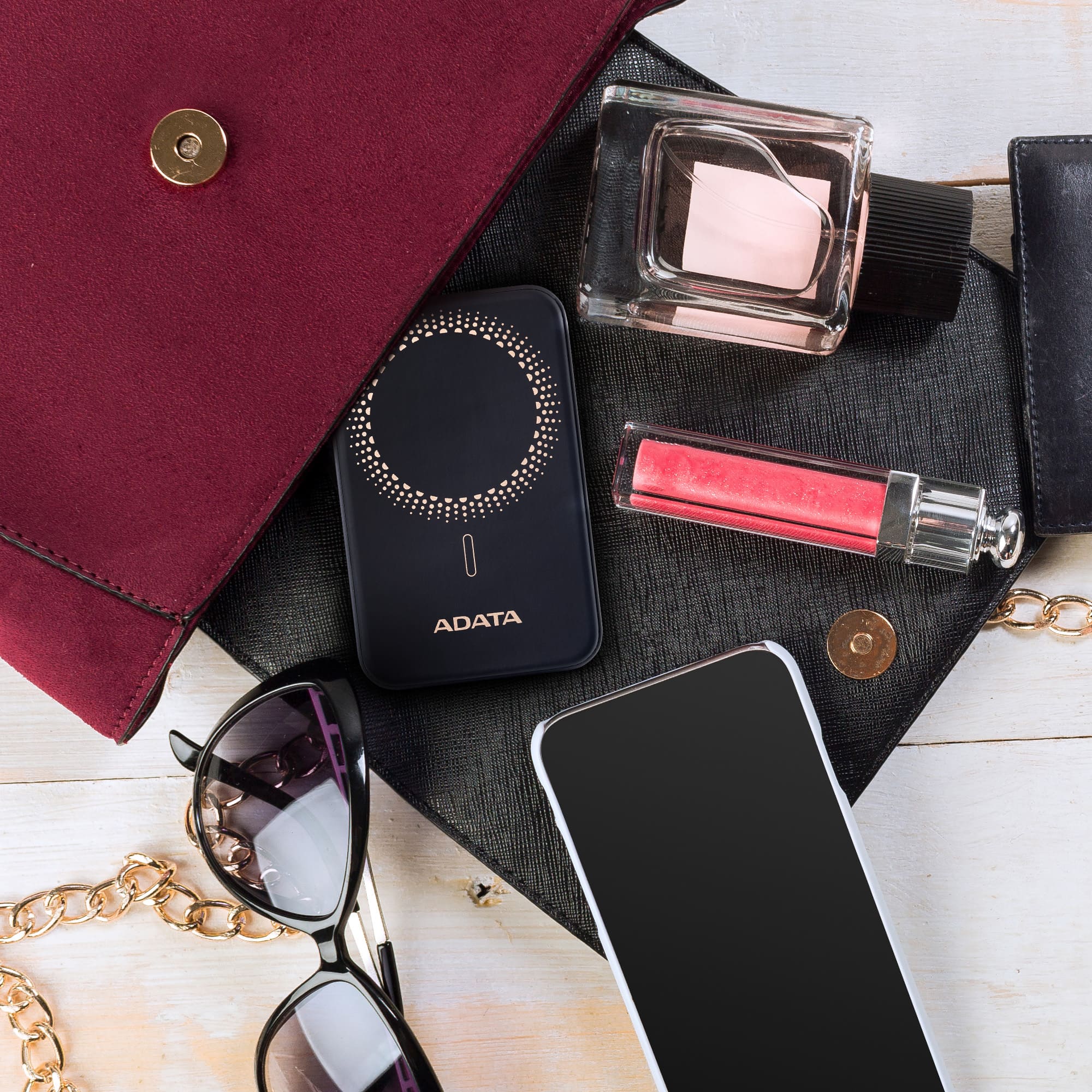 R050 磁吸式行動電源 | ADATA (Taiwan)